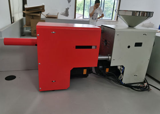 Plastic Mini Auto Injection Molding Machine LCD Screen 680mm