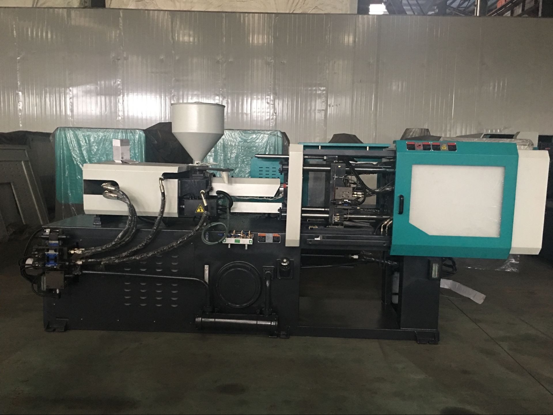 20 Tons Plastic Injection Molding Machine Different Sizes Plastic Basin ...