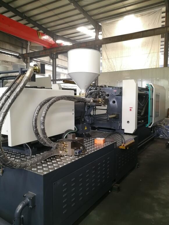 Electric Switch Socket Making Machine / Injection Molding Machine 330L ...